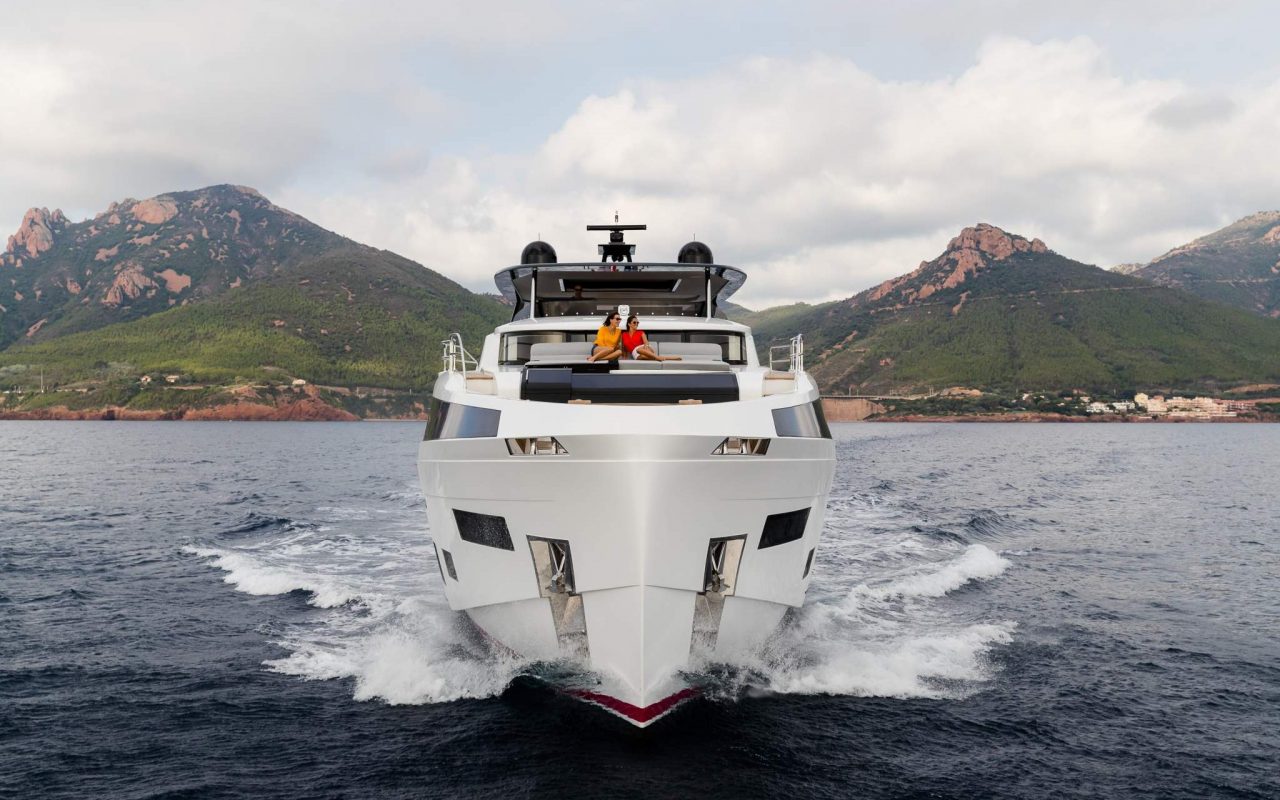 Exploring the Sirena 88: Superyacht Standard at 88ft - EYachts