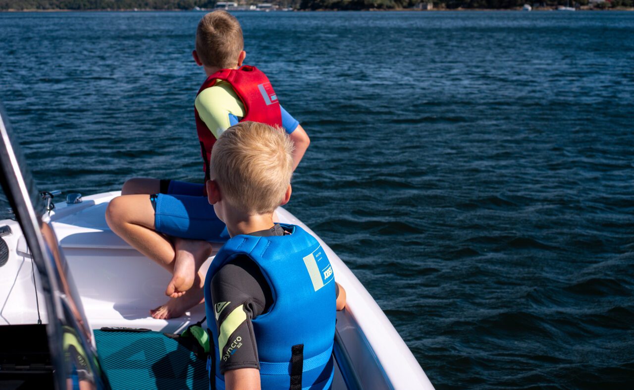 Axopar 22 Sydney – Family Watersports & Donutting Fun