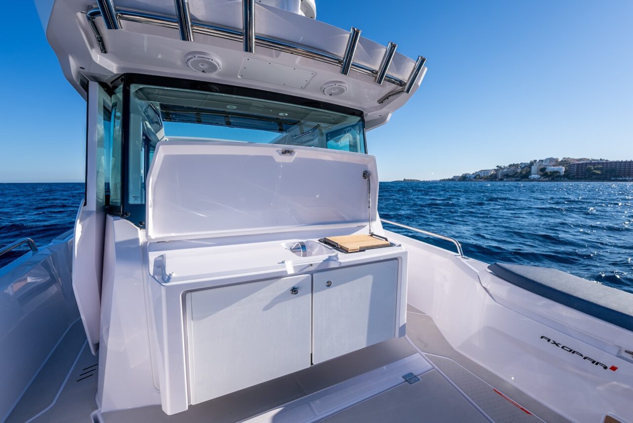 Axopar 29 Cross Cabin | Exclusive to Eyachts in Australia & New Zealand