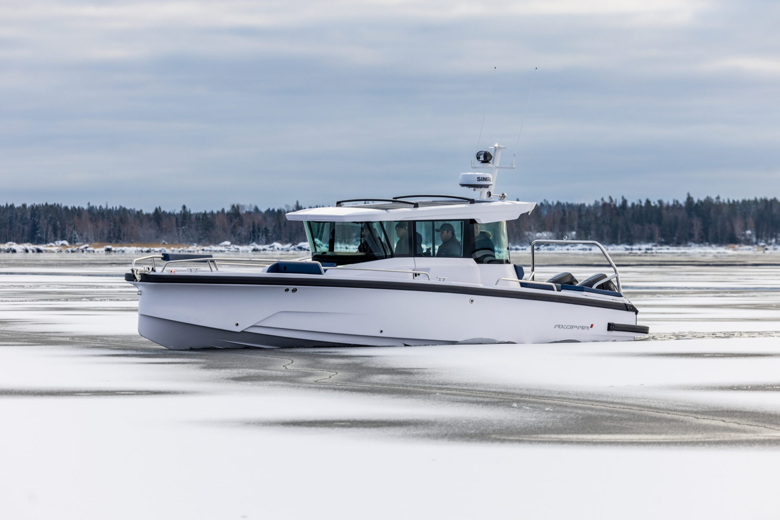 Axopar 29 Walkthrough – Cross Cabin Top Features