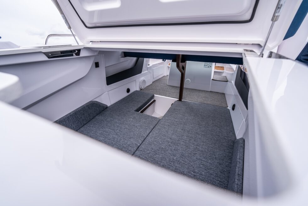 Axopar 29 Cross Cabin | Exclusive to Eyachts in Australia & New Zealand