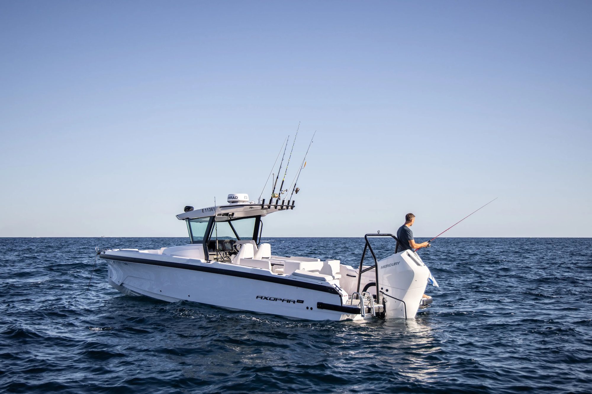 Axopar 29 CCX | Centre Console Crossover Fishing Boat